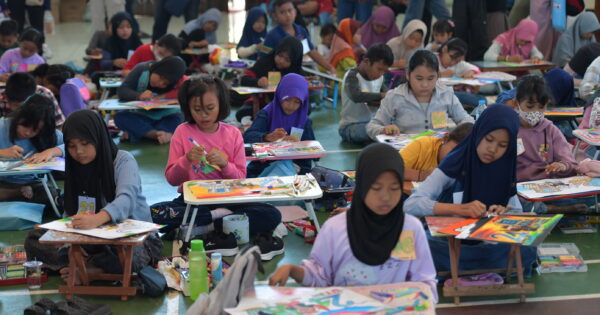 Lomba Mewarnai dan Bazar ATK Meriahkan Dies Natalis ke-24 Universitas ...